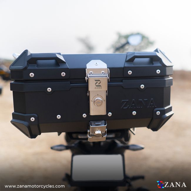 Zana Top Box Aluminium Black (22 L)